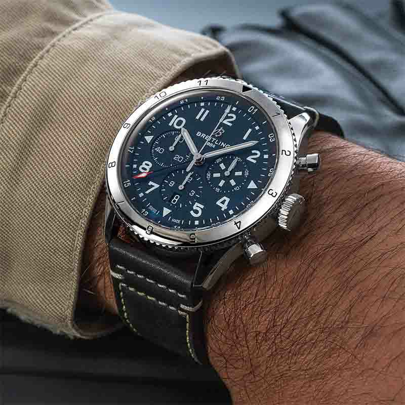 BREITLING SUPER AVI B04 CHRONOGRAPH GMT 46 Tribute to Vought F4U ...